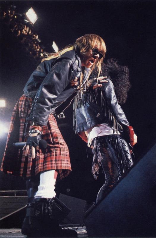 Post your real rare (!) Axl pics here!